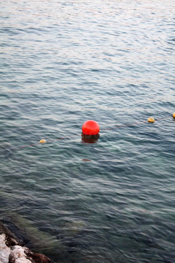 Bojen auf dem Meer stockbild. Bild von strand, wasser - 99291453