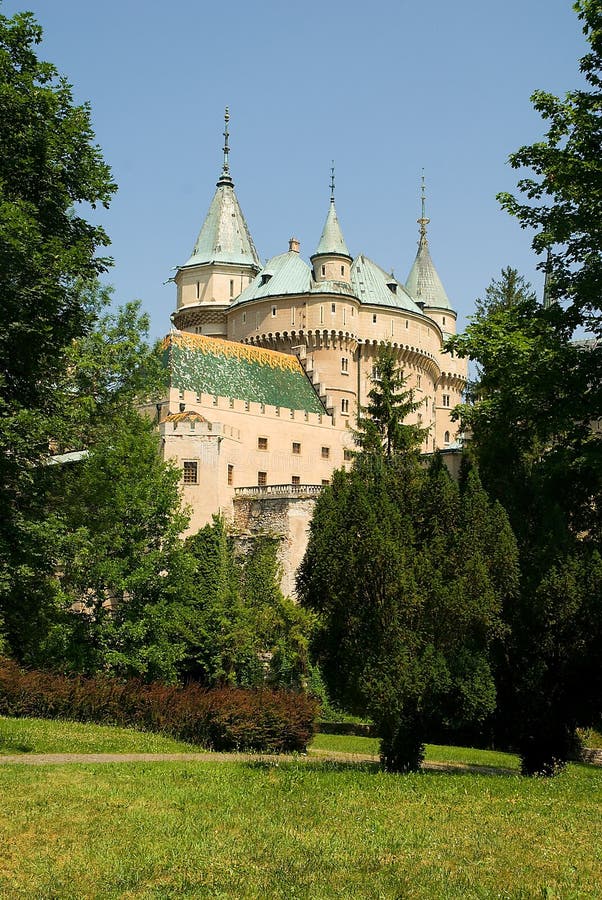Bojnice foto de stock. Imagem de céu, turista, arquitetura - 31327904