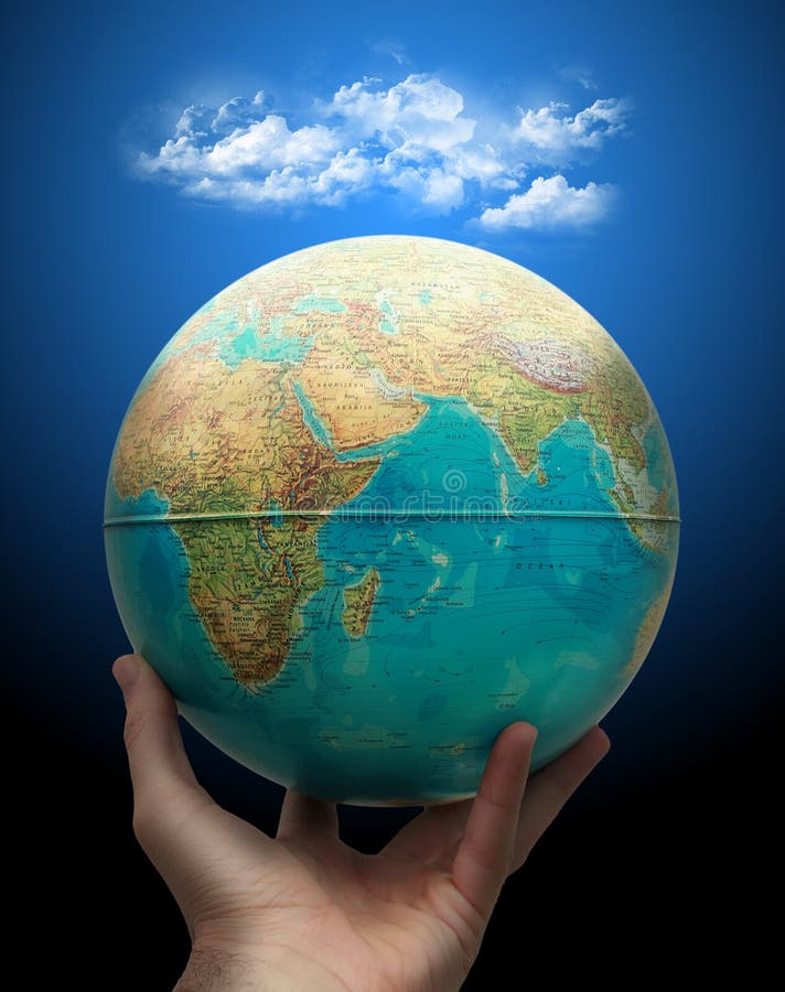 Bol Ter Beschikking Met Wolken Stock Foto - Image of verkoop, bedrijf ...