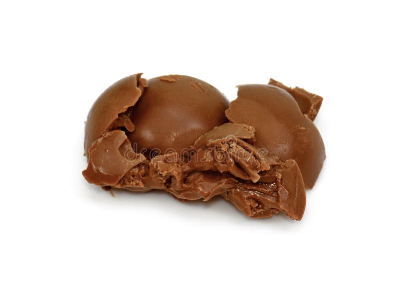 Bola De Chocolate Aislada En Un Fondo Blanco. Foto de archivo - Imagen ...