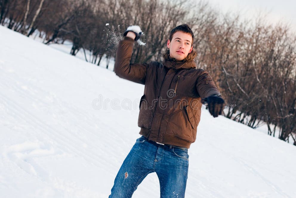 Bola de nieve foto de archivo. Imagen de snowball, adolescencia - 12162826