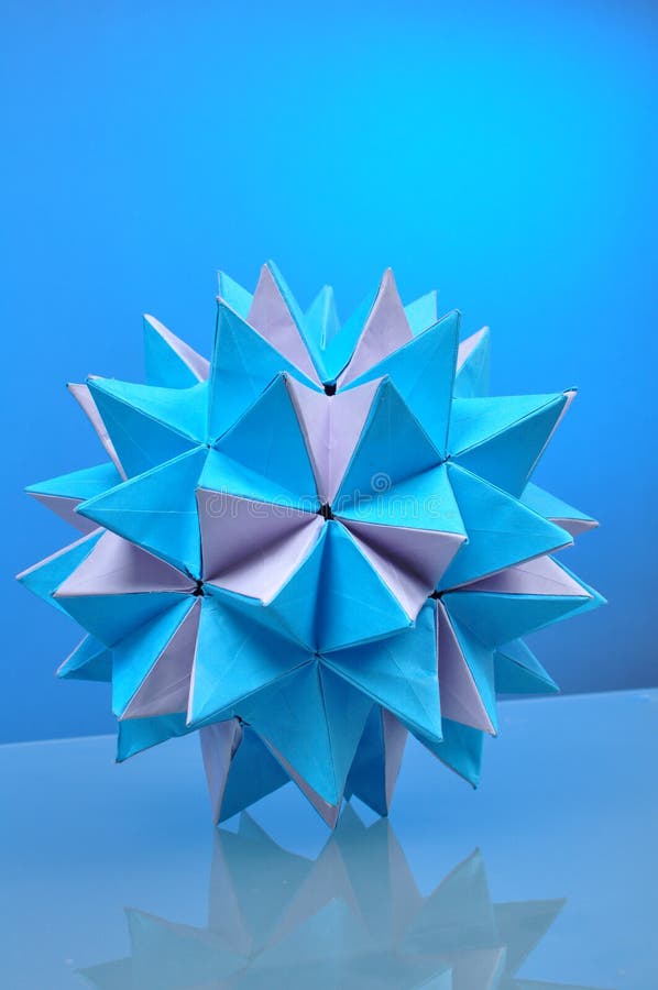 Bola De Origami Imagen. Imagen: 20753074