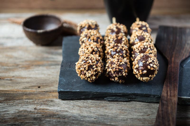 Bola Del Chocolate De Dango De La Comida Del Postre Imagen de archivo ...