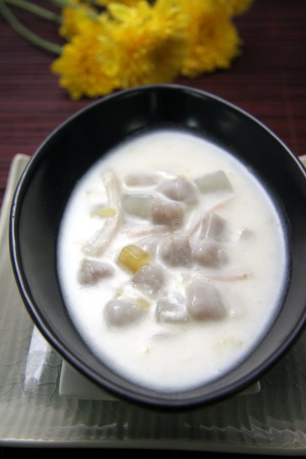 Bolas De Taro En Crema De Coco Dulce Imagen de archivo - Imagen de ...