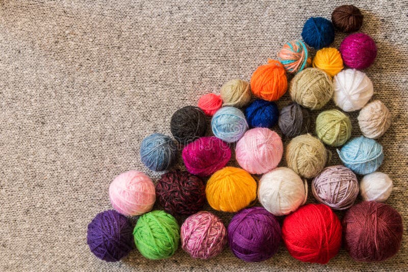 Bollar av ull fotografering för bildbyråer. Bild av tvinna - 77903897