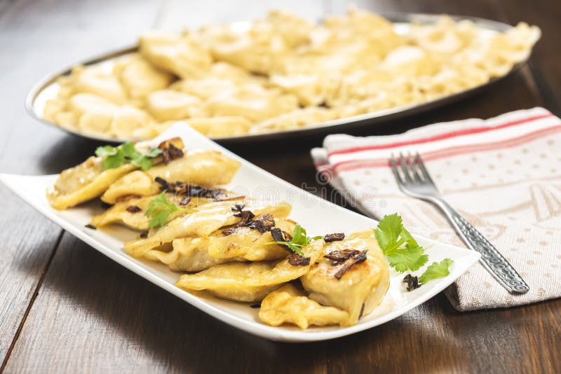 Bollen - Een Traditionele Schotel Van Poolse Keuken Stock Afbeelding ...