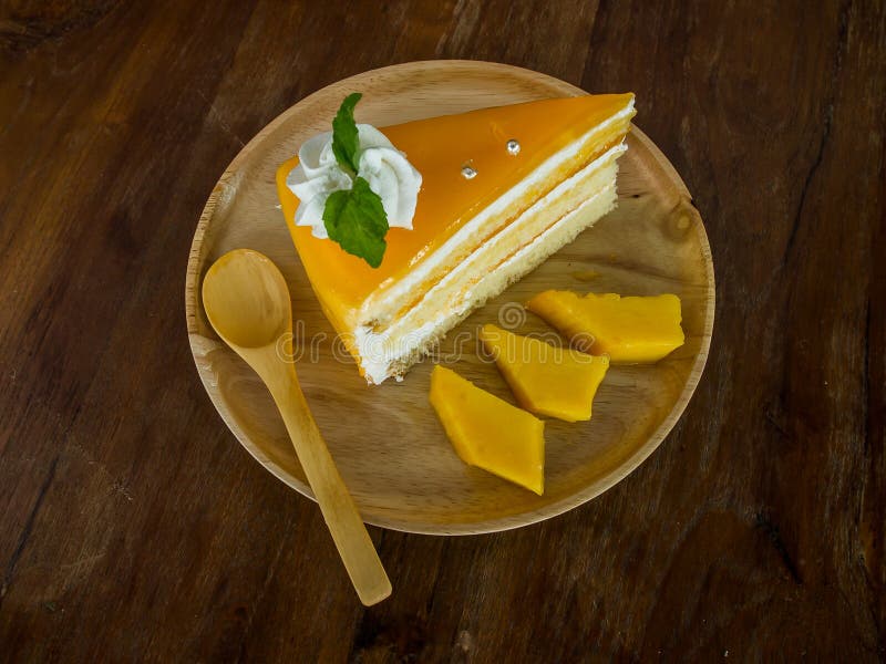 Bolo da manga imagem de stock. Imagem de cozinhar, delicioso - 56306249