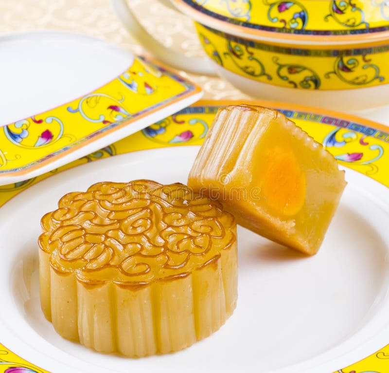 Bolo de lua chinês imagem de stock. Imagem de marrom - 15809627