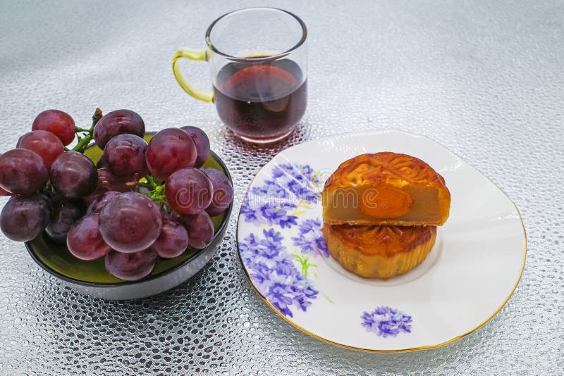 Bolo Tradicional De Lua De Comida No Festival Foto de Stock - Imagem de ...
