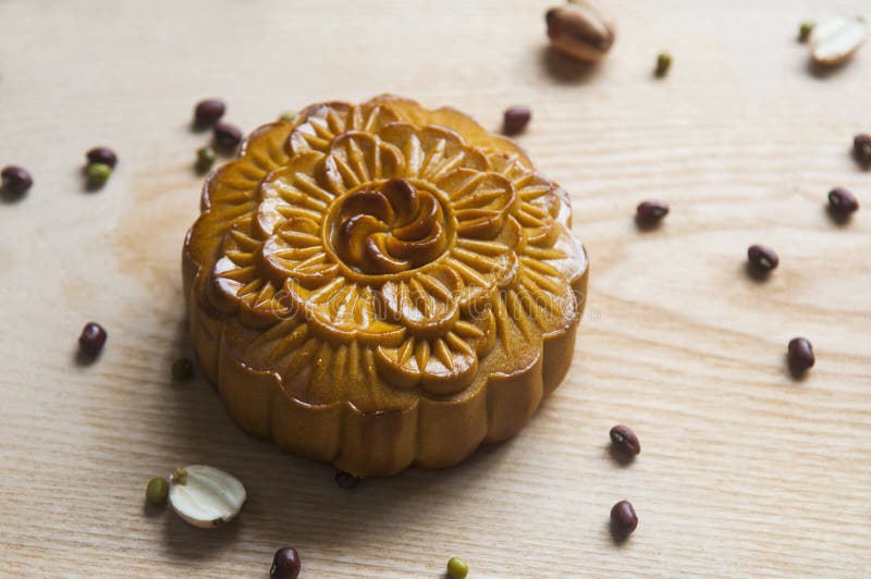 Bolos tradicionais da lua foto de stock. Imagem de delicioso - 77048502