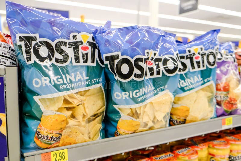 Bolsas De Fichas De La Marca Tostitos a La Venta Imagen editorial ...