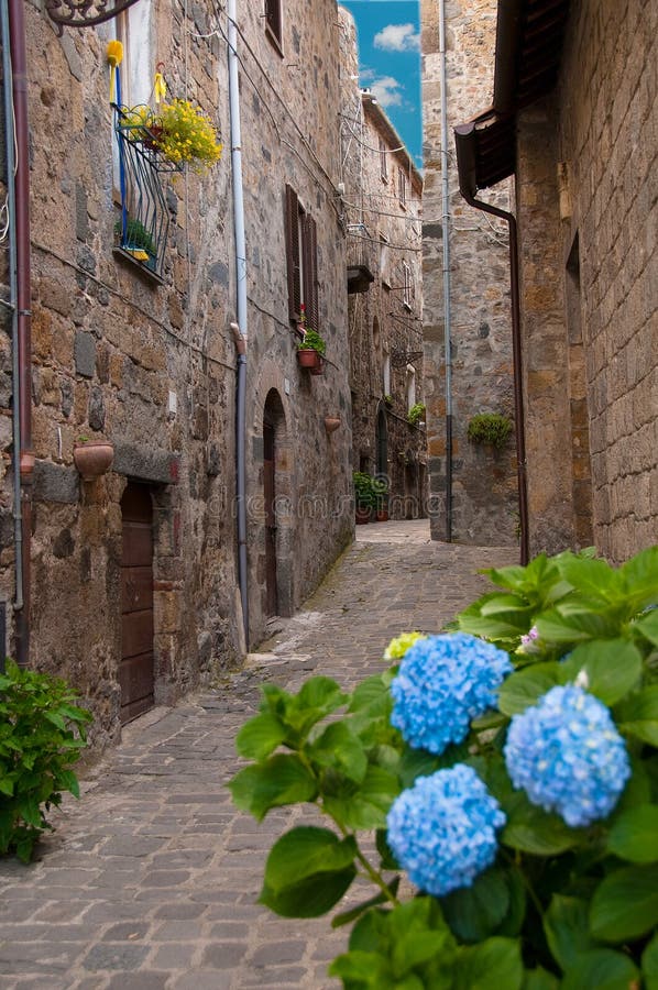 Bolsena italy stock image. Image of town, road, arch - 13613399