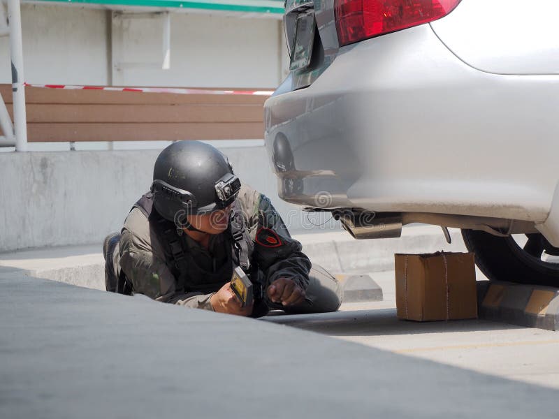 Bomb Disposal Expert in Bomb Suit Editorial Photography - Image of ...