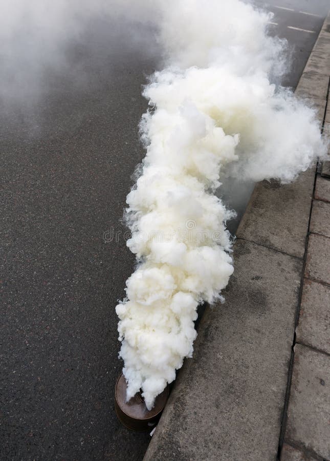 Chamas De Fundo Da Bomba De Fumo Imagem de Stock - Imagem de queimadura ...