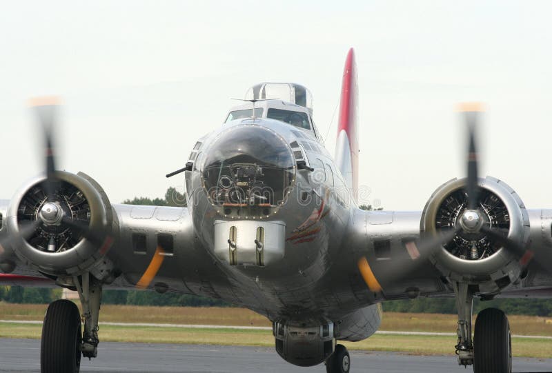 Bombardier de b17 ww2 photo stock éditorial. Image du avion - 1381363