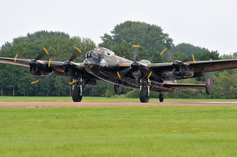 Bombardier de Lancaster photo stock éditorial. Image du militaire ...