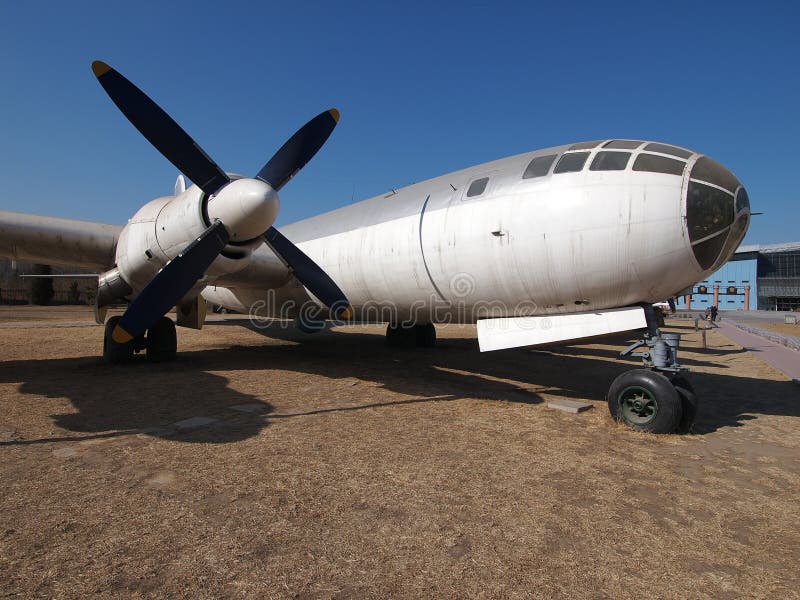 16,499 Bombplan Foton - Gratis och royaltyfria stockfoton från Dreamstime