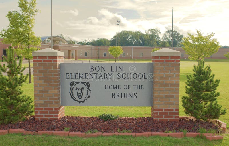 Downtown Elementary School Campus Building Memphis, Tennessee Editorial ...