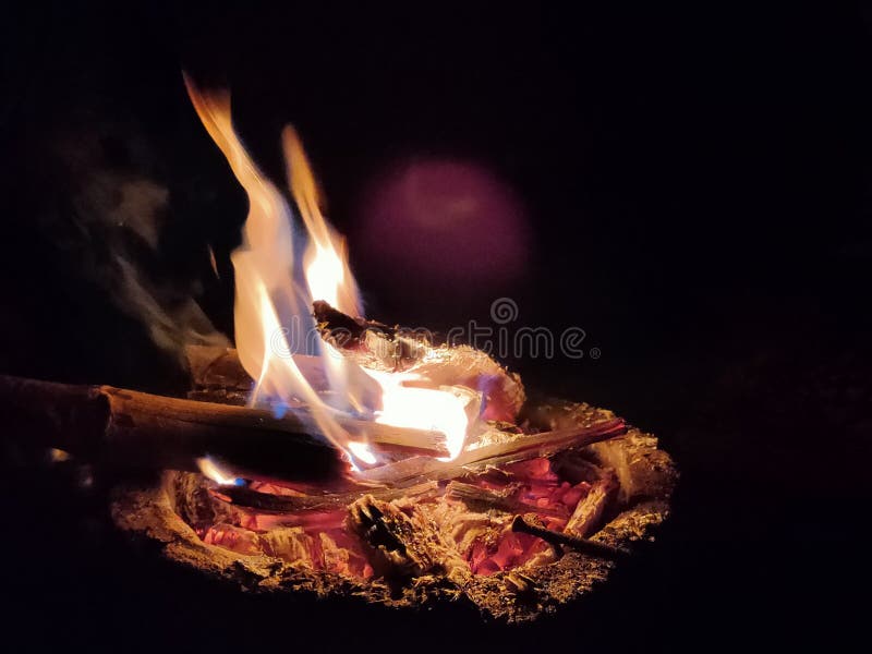 Bonfire at Cold Chilling Night Stock Photo - Image of wood, chilling ...