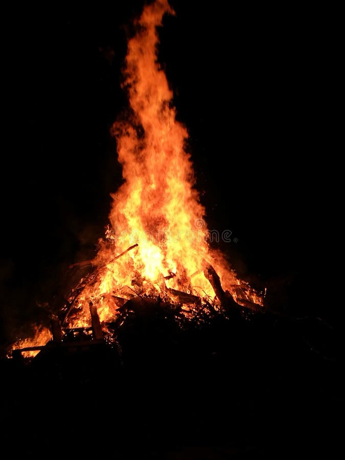 Bonfire Night Fire Blazing Away Stock Image - Image of blazing, night ...