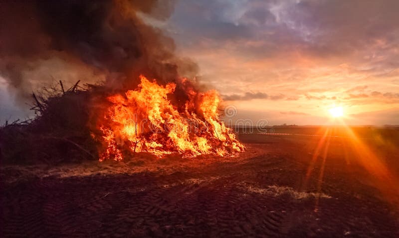 Bonfire During Sunset Picture. Image: 117112298