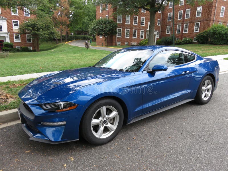 Bonito Blue Ford Mustang foto de archivo editorial. Imagen de ...