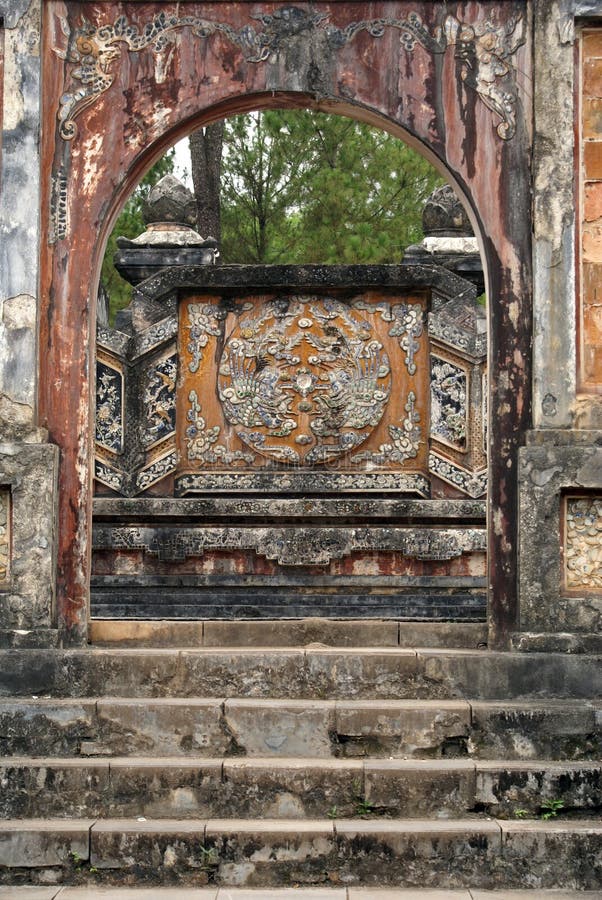 Boog en muur stock afbeelding. Image of koning, graf, naties - 6151003