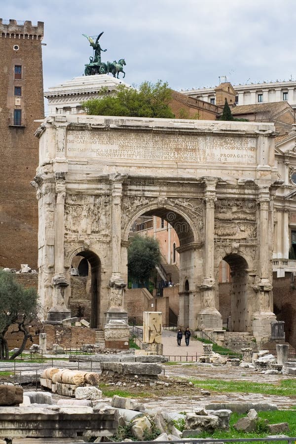 Oude Gebouwen Op Het Forum Van Rome Stock Foto - Image of forum ...