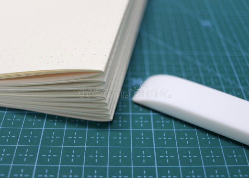 The bookbinding process stock photo. Image of bookbinding - 139551306