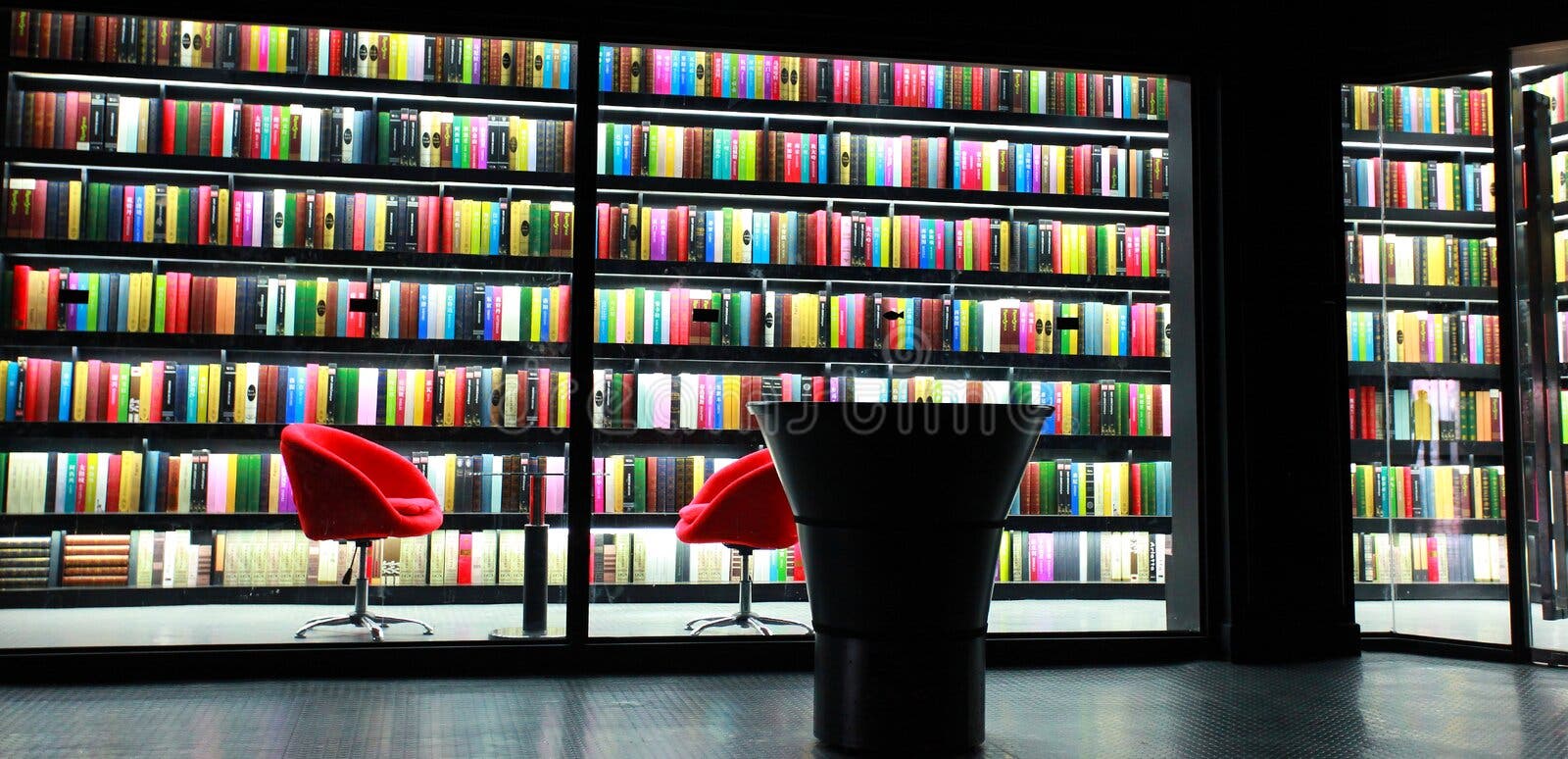 Crowd of People with Zoom Effect Stock Image - Image of busy, crowds ...