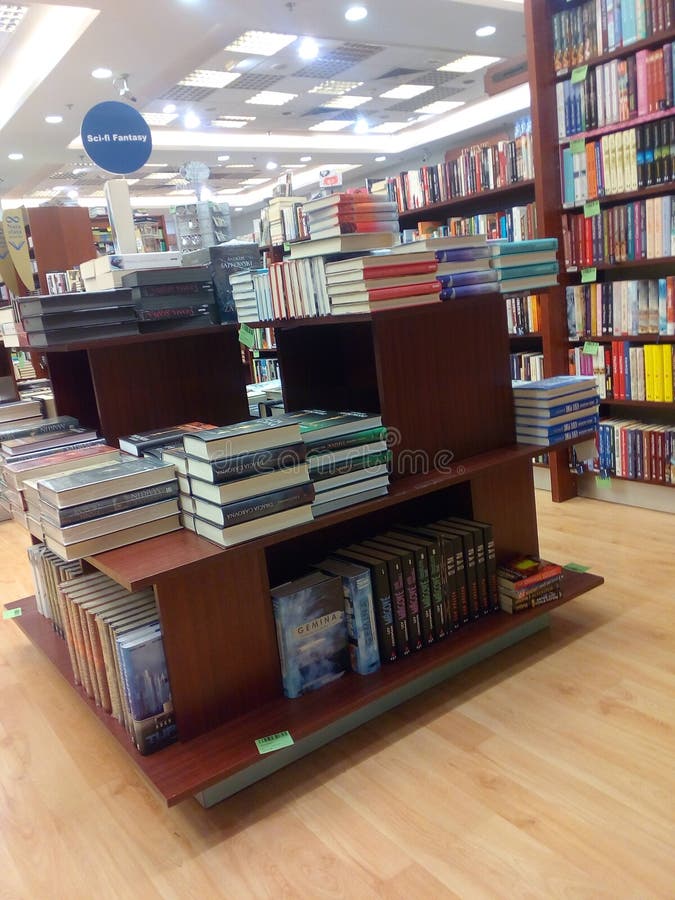 Books store editorial image. Image of books, paper, mall - 108199150