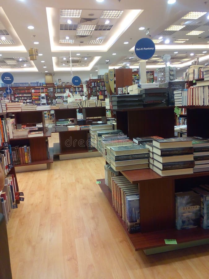 Books store editorial stock image. Image of shelves - 108199264
