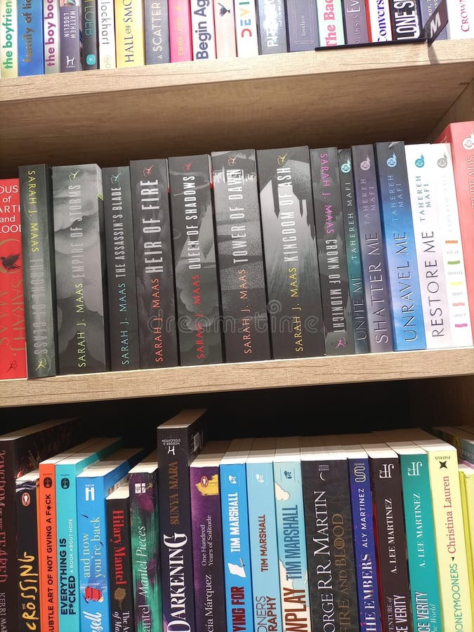 Books Throne of Glass Series Martinus Editorial Photography - Image of ...