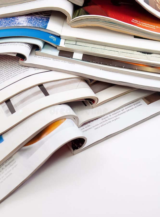 Flera tidningar arkivfoto. Bild av information, kultur - 16675352