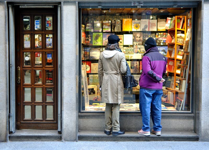 Bookstore window editorial stock image. Image of interesting - 28554404