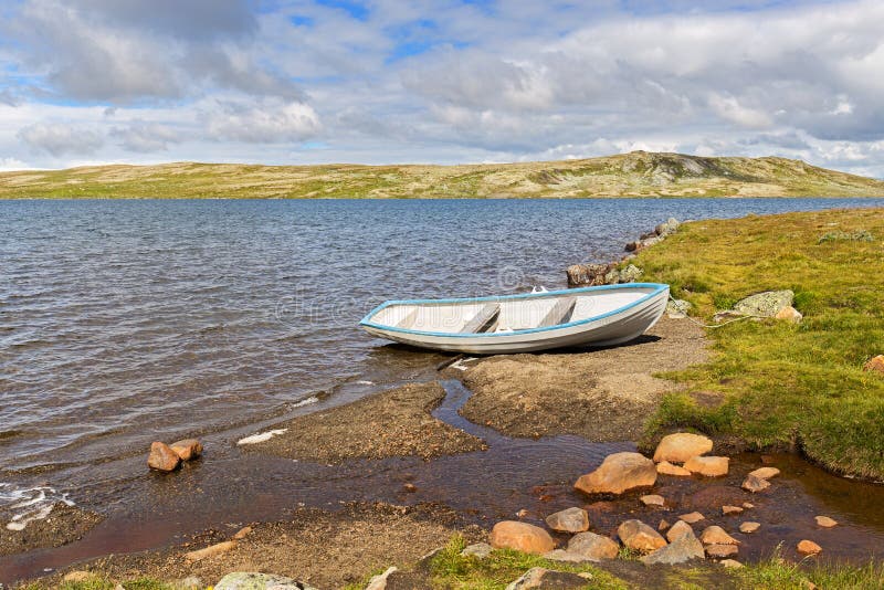 Boot in Einem See in Nationalpark Hardangervidda Stockbild - Bild von ...