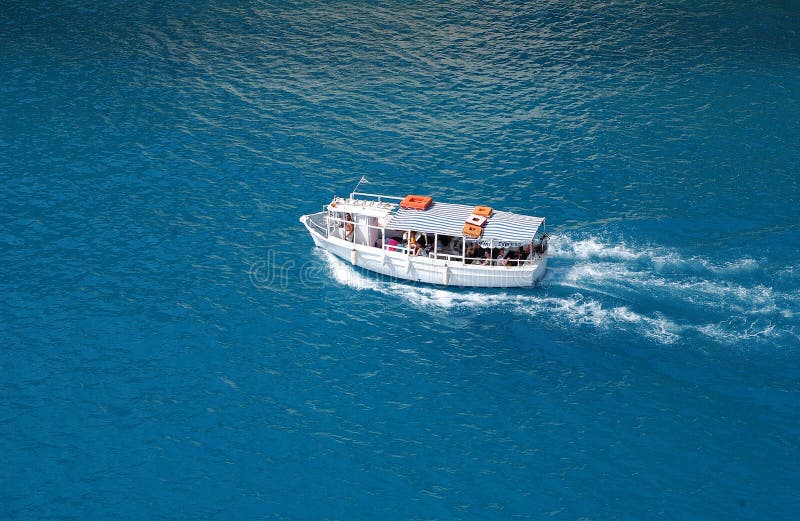 Boot im Meer stockfoto. Bild von hubschrauber, griechisch - 584524