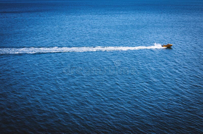 Boot Im Meer Ansicht Von Oben Stockbild - Bild von lagos, meer: 130439607