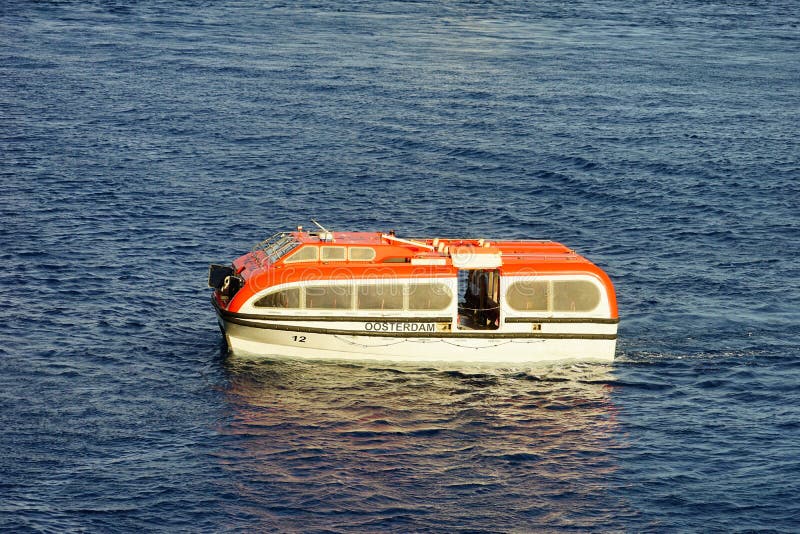 Boot im Ozean redaktionelles foto. Bild von schacht - 140530441