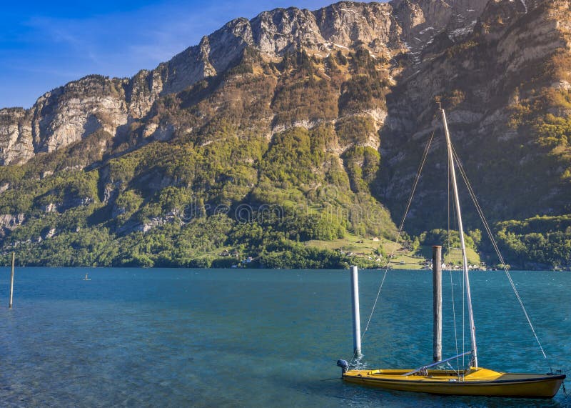 SCHWEIZER GEBIRGSsee WALENSEE, DIE SCHWEIZ Stockbild - Bild von fluß ...