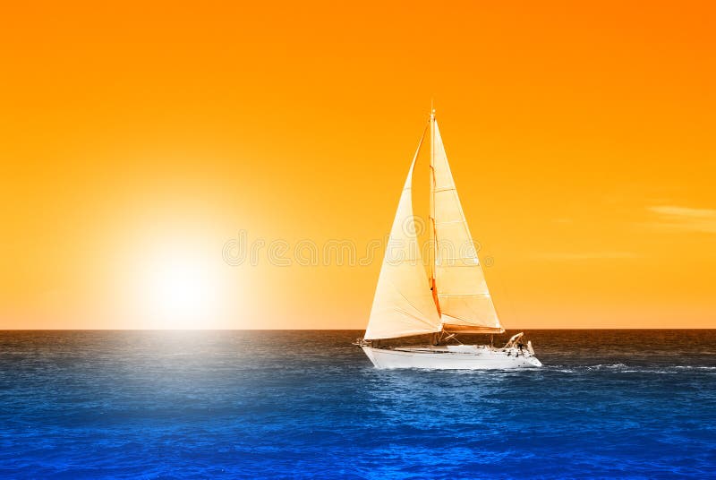 Varende boot stock foto. Image of maan, zomer, kust, nave - 22274036