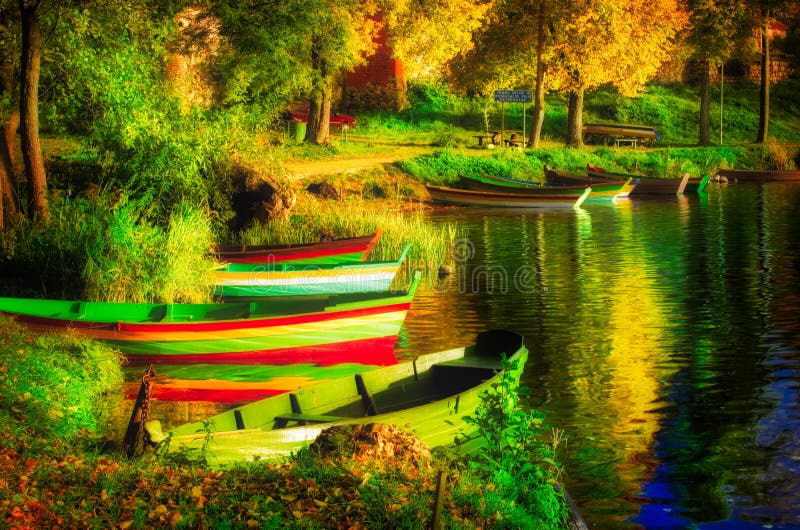 Boote in Einem See, Szenische Landschaft Stockfoto - Bild von ruhe ...