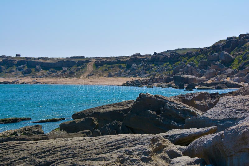 Bord De La Mer, Roches, L'eau Bleue, Mer Caspienne Photo stock - Image ...