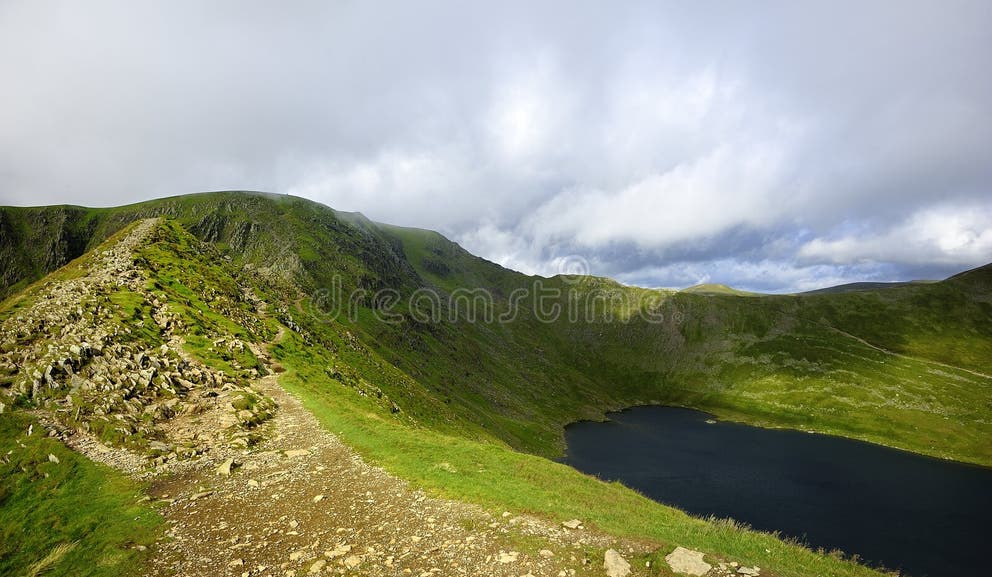 Borde Que Anda a Trancos Y Helvellyn Foto de archivo - Imagen de rocas ...