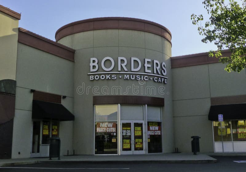 Borders Book Store at Nakheel Mall at Palm Jumeirah in Dubai, UAE ...