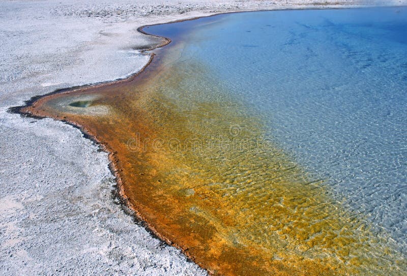 Bordo Della Sorgente Termale Del Lago Sunset Immagine Stock - Immagine ...