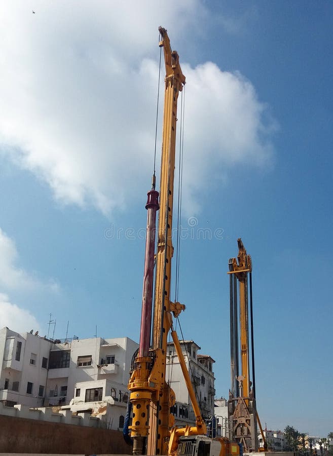 Bore Well Drilling Machine - Ground Water Hole Drilling Machine ...