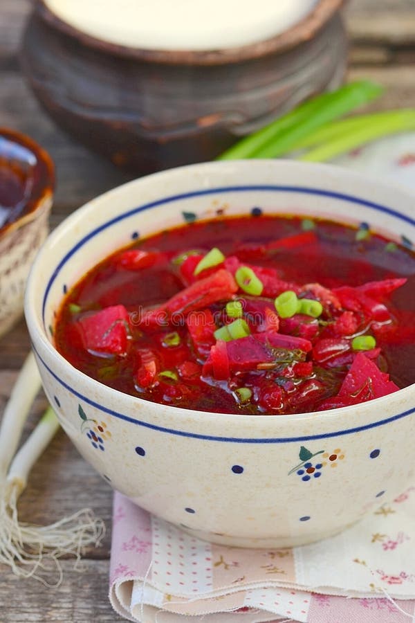Borsch, Remolacha Ucraniana Tradicional Y Sopa De La Crema Agria Foto ...