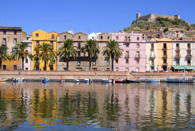 Bosa italy sardinia arkivfoto. Bild av flod, stad, speciell - 8487936