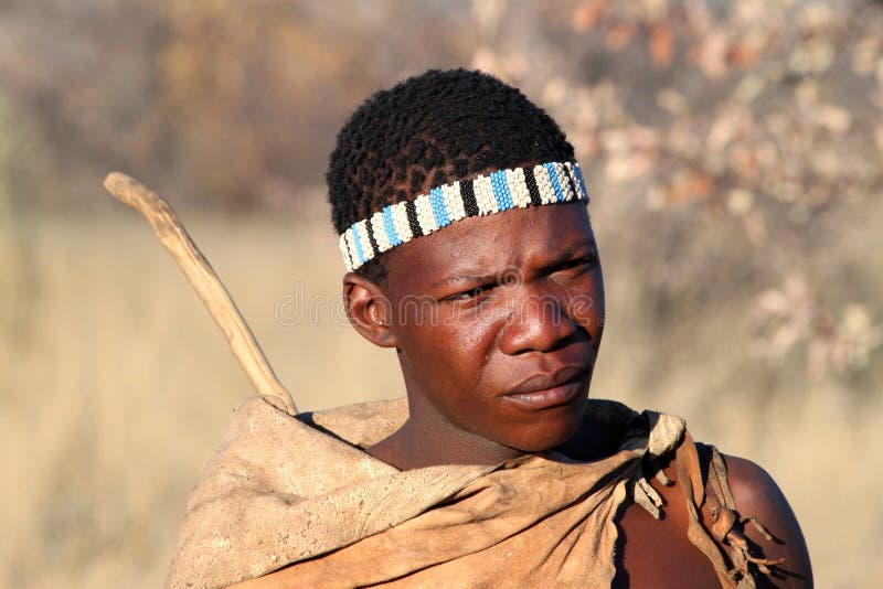 Bosjesman van Botswana redactionele stock foto. Image of naughty - 19996048